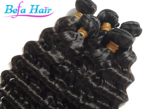 Riches eurasiens de cheveux de Vierge de cheveux profonds de vague dans la nutrition et l'eau