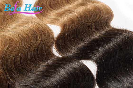 Ein schwarzes Ombre-Haar-Erweiterungs-Verwicklungs-SpenderMenschenhaar