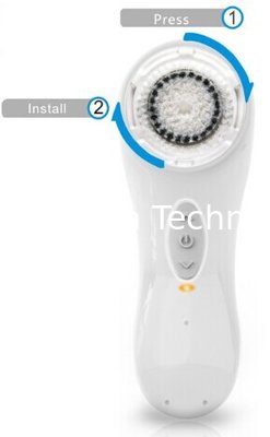 Battery Operated Electric Facial Cleansing Brush For Sensitive Skin