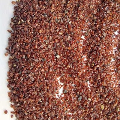 Garnet Sand for Sandblasting: Natural Abrasive medium, Mohs 7.0-7.5, Sa2.5-3