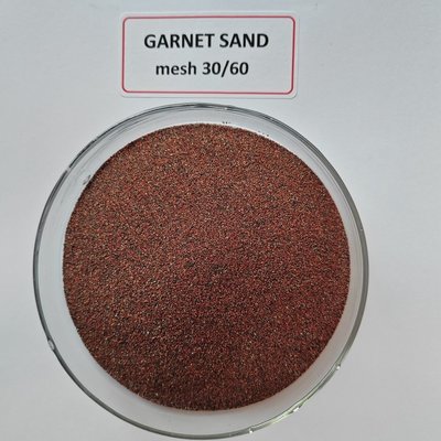 Garnet Sand mesh 30/60 for Sandblasting: Natural Abrasive medium, Mohs 7.0-7.5, Sa2.5-3