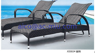 China Sun lounge beach chair garden rattan chaise lounge beach chair furniture supplier