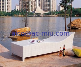 China garden sun lounger outdoor beach lounger supplier