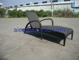 China hotel garden sun lounger rattan chaise lounge supplier