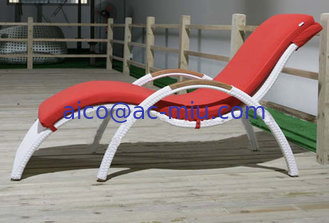 China hotel garden sun lounger rattan chaise lounge supplier