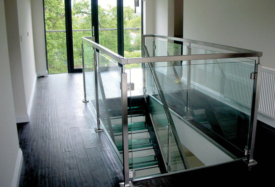 Decking stainless steel post for clear/ tinted glass railing with top handrail interior