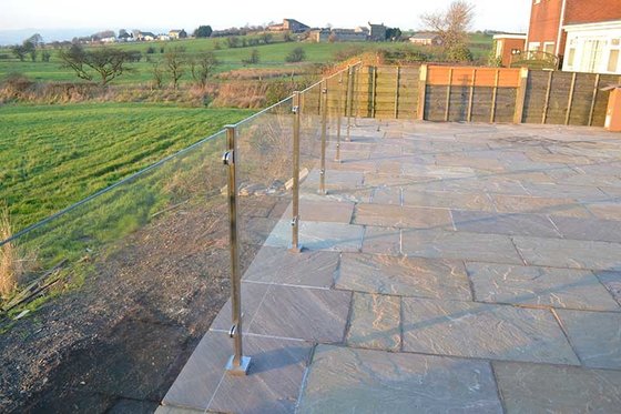 Stainless steel baluster glass balustrade for staircase or balcony top mount design