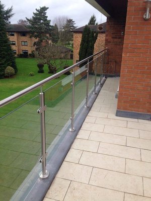 Stainless steel baluster glass balustrade for staircase or balcony top mount design