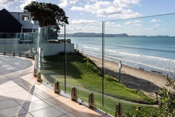 Frameless Mirror Polished Spigot Laminated / Tempered Glass Railing with Spigot