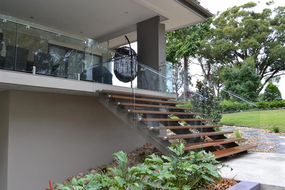 Popular design stainless steel spigot clear glass railing for balcony design