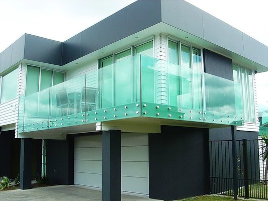 Free design tinted glass balustrade with stainless steel patch fitting