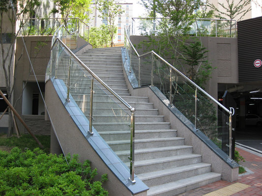 Customized Modern High Quality Stainless Steel Glass Railing for Stairs