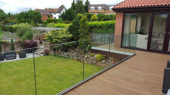 Exterior aluminum u base channel glass railing for balcony use
