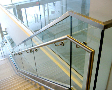 Aluminum u base channel glass railing with stainless steel top handrail