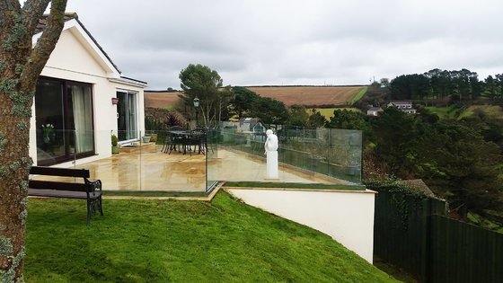 Terrace design aluminum u base channel glass railing/ glass balustrade