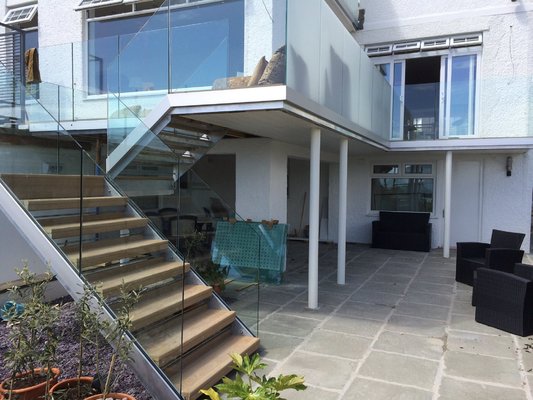 U base channel glass railing with laminated glass aluminum channel