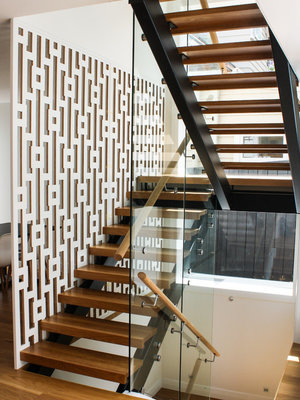 Carbon steel straight staircase with wooden tread modern design