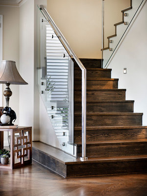 Carbon steel straight staircase with wooden tread modern design
