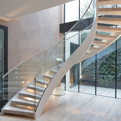 Interior solid wooden curved staircase with customized size design