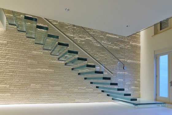 Glass steps floating staircase with glass railing for interior