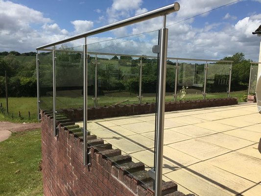 Glass Railing/ Glass Balustrade with Stainless Steel Post for Balcony Design