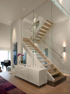 Modern Design Steel Beam Stringer Open Staircase Indoor with Solid Wood Stairs Tread