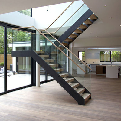 Indoor Solid Wood Tread Glass Straight Staircase with High Quality