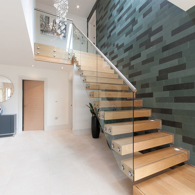 Solid Wooden Indoor Staircase Design with Anti Slip Tread