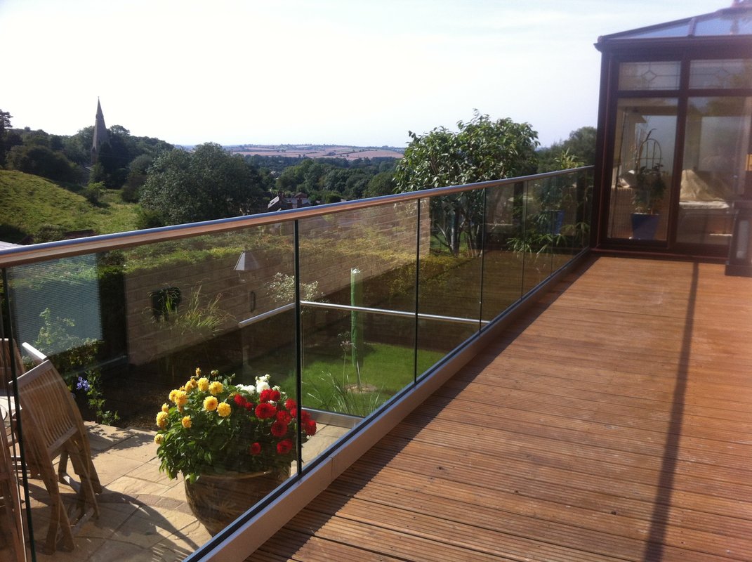 Aluminum u base channel glass railing/ u base shoe glass balustrade for ourdoor