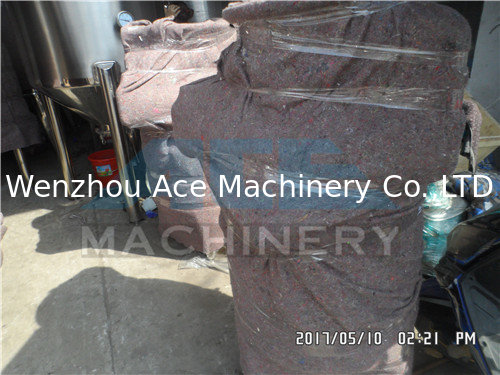 Sanitary Stainless Steel Liquid Mixing Tank 4000litres Sanitary Cold and Hot Mixing Tank supplier