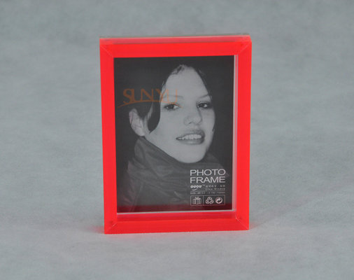 Red Acrylic Custom Picture Frames Rectangle Shape 153×112 mm 500pcs