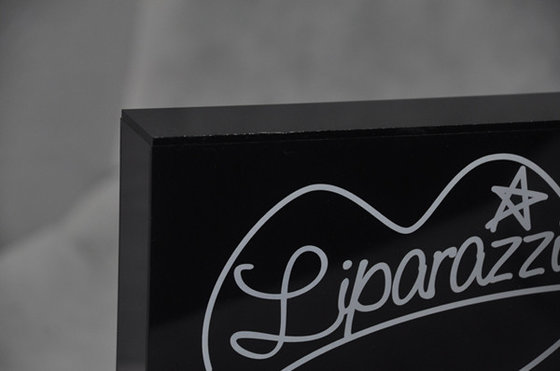 Custom Retail Counters Acrylic Lipstick Display Stand Black Elegant Printing White Logo