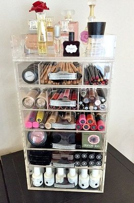 Factory direct selling customized 5 tier acrylic makeup organizer / wholesale plexiglass makeup display stand