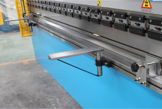 Hydrualic CNC Synchronized Press Brake 100T DA66 Controller Capacity 3200mm Length