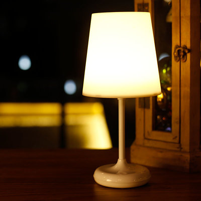 2018 hottest table lamp with both touching control and remote control, smart night light with soft led light supplier