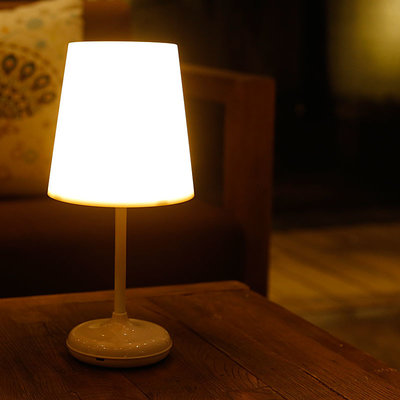 2018 hottest table lamp with both touching control and remote control, smart night light with soft led light supplier