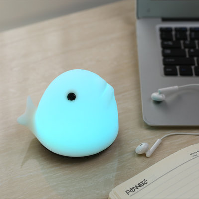 2018 Rechargeable relief product Small whale silicone pat light led night light with colorful lighting supplier