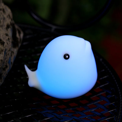 2018 Rechargeable relief product Small whale silicone pat light led night light with colorful lighting supplier