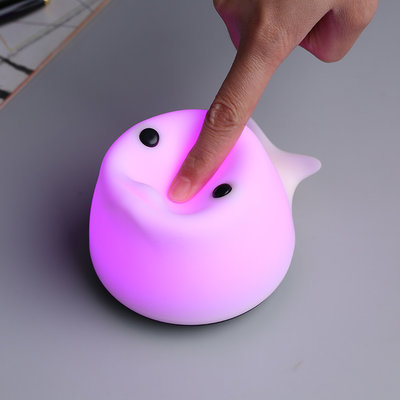 2018 Rechargeable relief product Small whale silicone pat light led night light with colorful lighting supplier