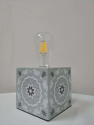 Exclusively design Cube iron Table Lamp bedside lamp with retro sticker with 3 colors supplier