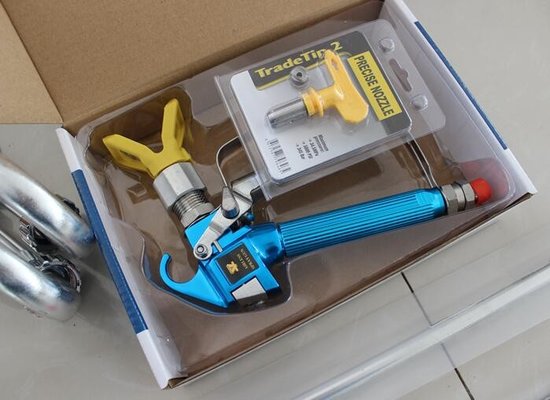 Silver Blue Airless Paint Sprayer Gun Anodized Aluminum Forged Body For High Ratio Paint