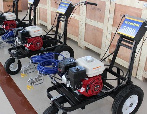 Spray Line Marking Machine For 2-Guns Professional Stripers , Road Painting Equipment