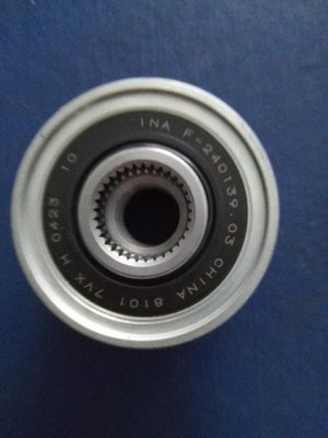 China Altenator Pulley 535015510 / 535009510 / F-240139.03 / F-240139 / F00M147800 / F00M991204 distributor