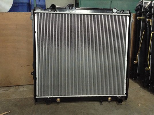 OEM 16400-75180 Toyota Prado Radiator VZJ95 26AT DPI 1998 / 2207 Oil Cooler Aluminum Welding