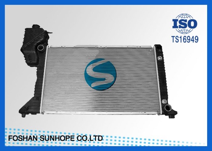 BENZ Aluminium Auto Radiator , Durable Aluminum Racing Radiator OEM 9015002400/2800
