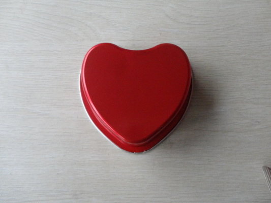 Wrinkle Free Foil Casserole Dishes With Coated Heart Shape , Hotel Aluminium Food Trays