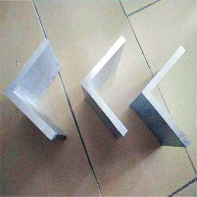 Anodized Aluminum Equal Angle in Size of 50mm x 50mm x 7mm Wall Thickness for Marine Parts