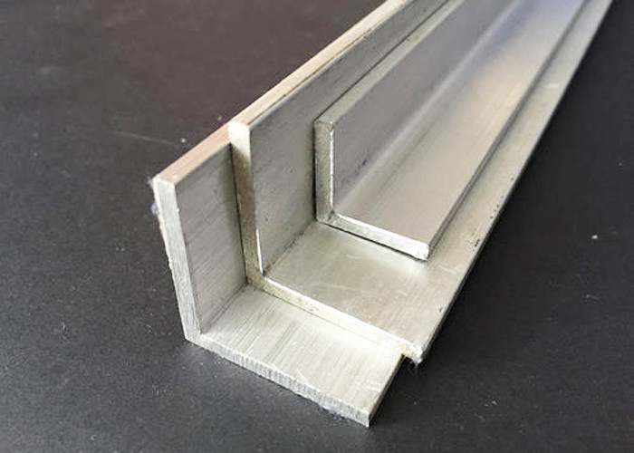 Anodized Aluminum Equal Angle in Size of 40mm x 40mm x 5.7mm Wall Thickness