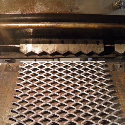 8.0mm thickness platforms and stair treads expanded walkway mesh