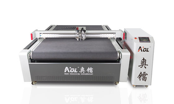 Oscillating knife cutting machine for leather